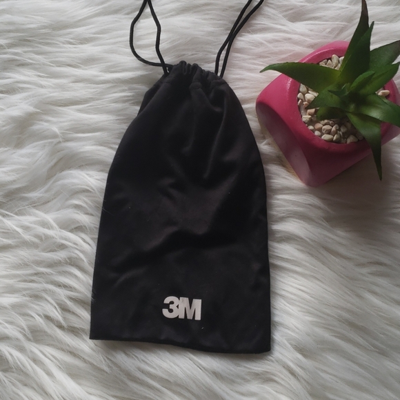 3M Thinsulate | Bags | 3m Soft Black Pouch | Poshmark